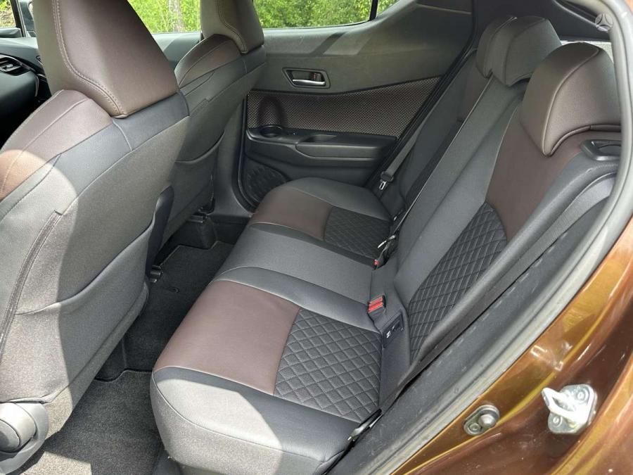 Brūns Toyota C-HR 2017 Kauņa, ar dzinēja tilpumu 1.80 L un nobraukumu 196 tūkst. km par 16550 €, foto 20 vietnē AUTOMOTO.COM.LV