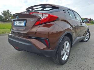 Brown Toyota C-HR 2017 in Klaipeda, with an engine capacity of 1.80 L and mileage of 115 thousand km for 16888 €, photo 3 on AUTOMOTO.COM.LV
