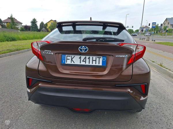 Brown Toyota C-HR 2017 in Klaipeda, with an engine capacity of 1.80 L and mileage of 115 thousand km for 16888 €, photo 8 on AUTOMOTO.COM.LV