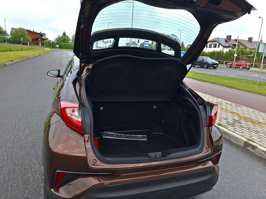 Brūns Toyota C-HR 2017 Klaipėda, ar dzinēja tilpumu 1.80 L un nobraukumu 114 tūkst. km par 16600 €, foto 10 vietnē AUTOMOTO.COM.LV