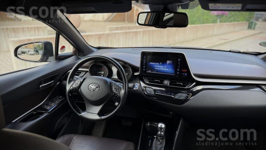 Brūns Toyota C-HR 2017 Jelgava, ar dzinēja tilpumu 1.80 L un nobraukumu 196 tūkst. km par 16900 €, foto 14 vietnē AUTOMOTO.COM.LV