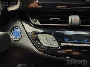 Brūns Toyota C-HR 2017 Jelgava, ar dzinēja tilpumu 1.80 L un nobraukumu 196 tūkst. km par 16900 €, foto 17 vietnē AUTOMOTO.COM.LV