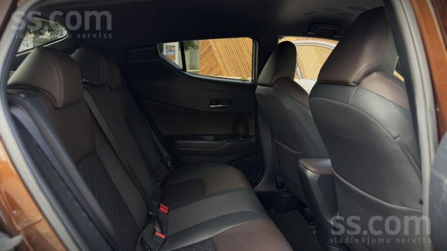 Brūns Toyota C-HR 2017 Jelgava, ar dzinēja tilpumu 1.80 L un nobraukumu 196 tūkst. km par 16900 €, foto 24 vietnē AUTOMOTO.COM.LV