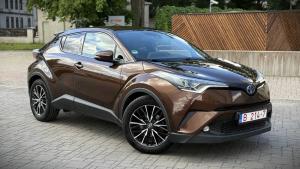 Brown Toyota C-HR 2017 in Jelgava, with an engine capacity of 1.80 L and mileage of 196 thousand km for 16900 €, photo  on AUTOMOTO.COM.LV
