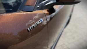Brown Toyota C-HR 2017 in Jelgava, with an engine capacity of 1.80 L and mileage of 196 thousand km for 16900 €, photo 9 on AUTOMOTO.COM.LV