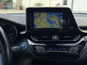 Brown Toyota C-HR 2017 in Jelgava, with an engine capacity of 1.80 L and mileage of 196 thousand km for 16900 €, photo 19 on AUTOMOTO.COM.LV