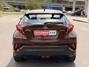 Brown Toyota C-HR 2017 in Vilnius, with an engine capacity of 1.80 L and mileage of 117 thousand km for 17350 €, photo 6 on AUTOMOTO.COM.LV