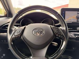 Brown Toyota C-HR 2017 in Vilnius, with an engine capacity of 1.80 L and mileage of 117 thousand km for 17350 €, photo 20 on AUTOMOTO.COM.LV