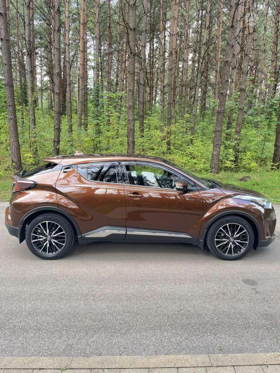 Коричневый Тойота C-HR 2017 в Вильнюс, объемом двигателя 1.80 л и пробегом 131 тыс. км за 17500 €, фото 6 на AUTOMOTO.COM.LV
