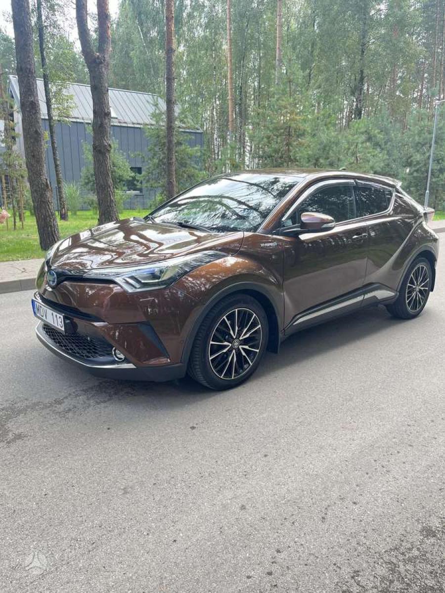 Коричневый Тойота C-HR 2017 в Вильнюс, объемом двигателя 1.80 л и пробегом 131 тыс. км за 17500 €, фото 9 на AUTOMOTO.COM.LV