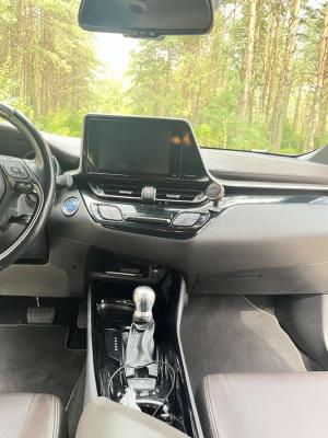 Коричневый Тойота C-HR 2017 в Вильнюс, объемом двигателя 1.80 л и пробегом 131 тыс. км за 17500 €, фото 21 на AUTOMOTO.COM.LV
