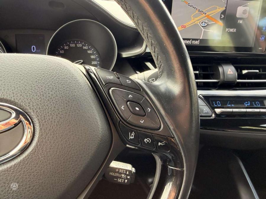 Brūns Toyota C-HR 2017 Viļņa, ar dzinēja tilpumu 1.80 L un nobraukumu 117 tūkst. km par 17350 €, foto 22 vietnē AUTOMOTO.COM.LV