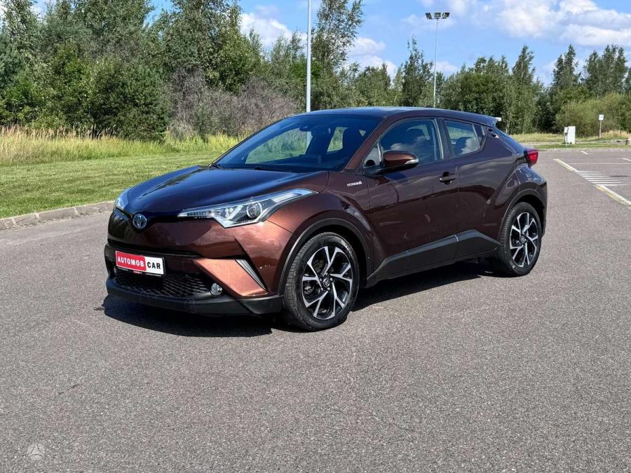 Коричневый Тойота C-HR 2017 в Вильнюс, объемом двигателя 1.80 л и пробегом 117 тыс. км за 17350 €, фото 1 на AUTOMOTO.COM.LV
