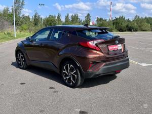 Коричневый Тойота C-HR 2017 в Вильнюс, объемом двигателя 1.80 л и пробегом 117 тыс. км за 17350 €, фото 4 на AUTOMOTO.COM.LV