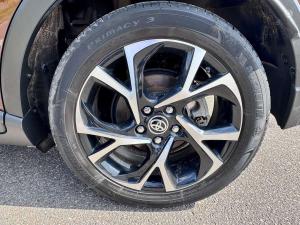 Коричневый Тойота C-HR 2017 в Вильнюс, объемом двигателя 1.80 л и пробегом 117 тыс. км за 17350 €, фото 11 на AUTOMOTO.COM.LV