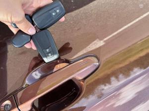 Коричневый Тойота C-HR 2017 в Вильнюс, объемом двигателя 1.80 л и пробегом 117 тыс. км за 17350 €, фото 22 на AUTOMOTO.COM.LV