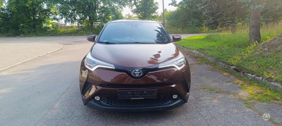 Коричневый Тойота C-HR 2017 в Плунге, объемом двигателя 1.80 л и пробегом 168 тыс. км за 15500 €, фото 4 на AUTOMOTO.COM.LV
