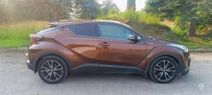 Коричневый Тойота C-HR 2017 в Плунге, объемом двигателя 1.80 л и пробегом 168 тыс. км за 15500 €, фото 6 на AUTOMOTO.COM.LV