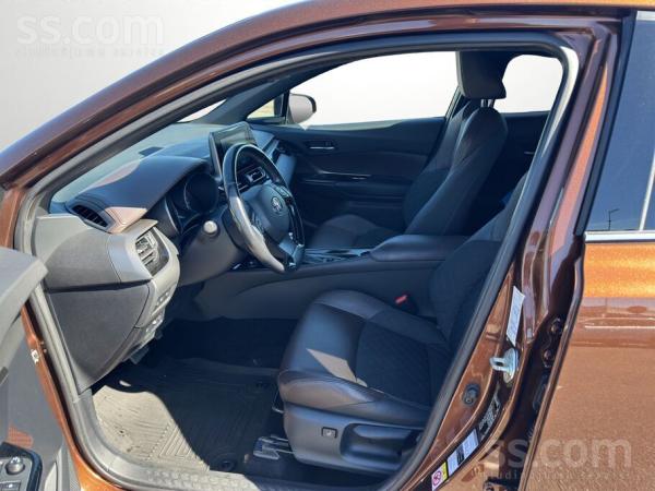 Brūns Toyota C-HR 2017 Rīga, ar dzinēja tilpumu 1.20 L un nobraukumu 91 tūkst. km par 14990 €, foto 10 vietnē AUTOMOTO.COM.LV