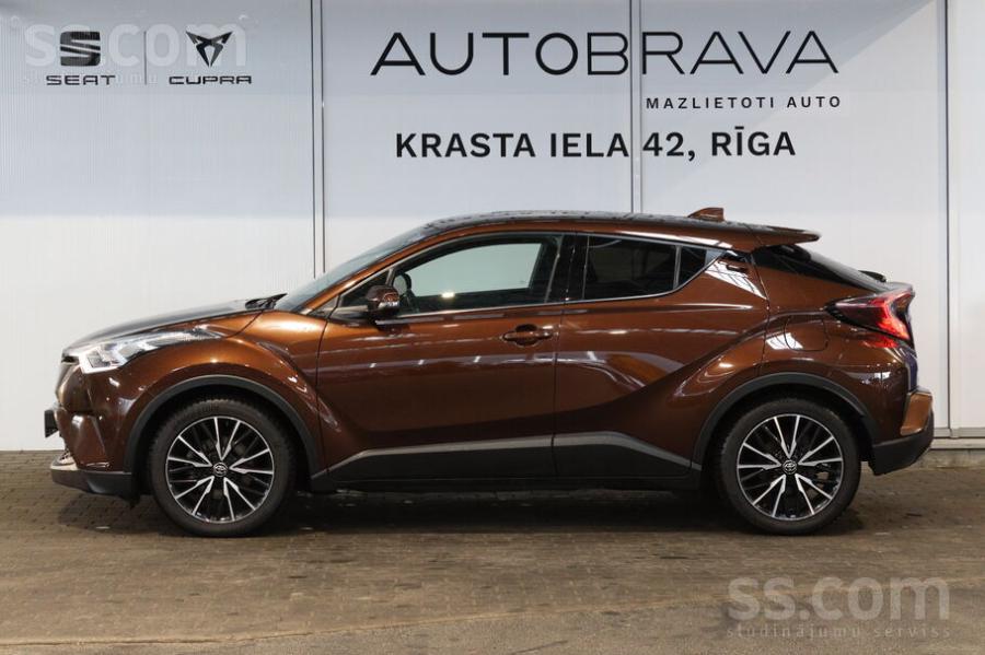 Коричневый Тойота C-HR 2018 в Рига, объемом двигателя 1.80 л и пробегом 133 тыс. км за 15990 €, фото 4 на AUTOMOTO.COM.LV