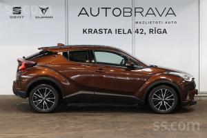 Коричневый Тойота C-HR 2018 в Рига, объемом двигателя 1.80 л и пробегом 133 тыс. км за 15990 €, фото 5 на AUTOMOTO.COM.LV