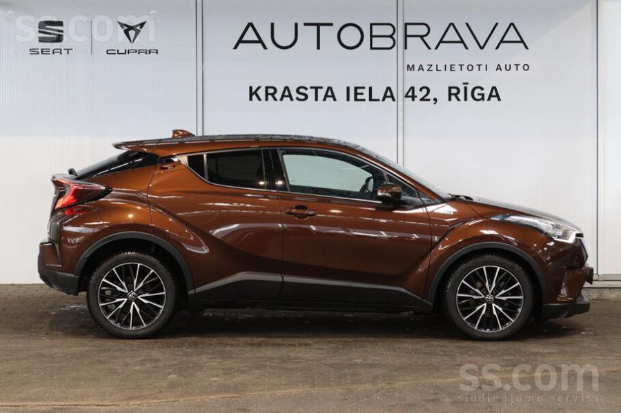 Коричневый Тойота C-HR 2018 в Рига, объемом двигателя 1.80 л и пробегом 133 тыс. км за 15990 €, фото 5 на AUTOMOTO.COM.LV