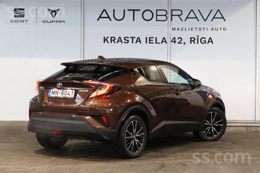 Коричневый Тойота C-HR 2018 в Рига, объемом двигателя 1.80 л и пробегом 133 тыс. км за 15990 €, фото 6 на AUTOMOTO.COM.LV