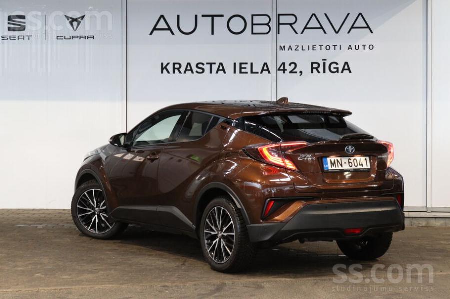 Коричневый Тойота C-HR 2018 в Рига, объемом двигателя 1.80 л и пробегом 133 тыс. км за 15990 €, фото 8 на AUTOMOTO.COM.LV
