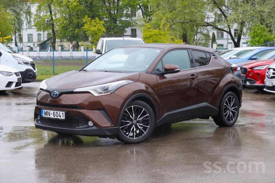 Коричневый Тойота C-HR 2018 в Рига, объемом двигателя 1.80 л и пробегом 133 тыс. км за 15990 €, фото 33 на AUTOMOTO.COM.LV