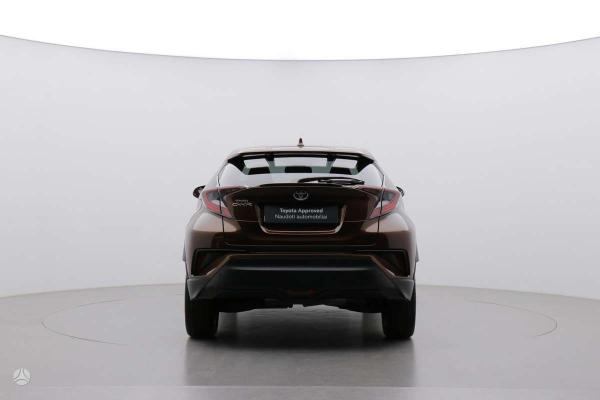 Brown Toyota C-HR 2018 in Vilnius, with an engine capacity of 1.20 L and mileage of 61 thousand km for 17900 €, photo 5 on AUTOMOTO.COM.LV