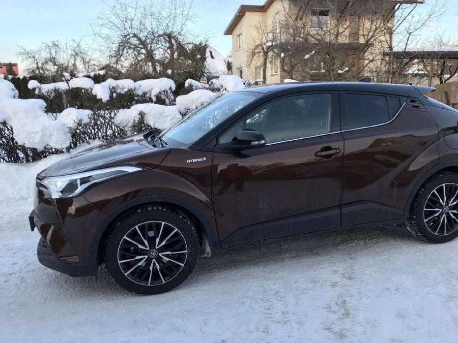 Brūns Toyota C-HR 2018 Kauņa, ar dzinēja tilpumu 1.80 L un nobraukumu 153 tūkst. km par 17000 €, foto 1 vietnē AUTOMOTO.COM.LV