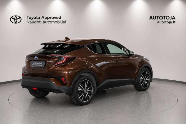 Brūns Toyota C-HR 2018 Kauņa, ar dzinēja tilpumu 1.80 L un nobraukumu 116 tūkst. km par 19500 €, foto 2 vietnē AUTOMOTO.COM.LV