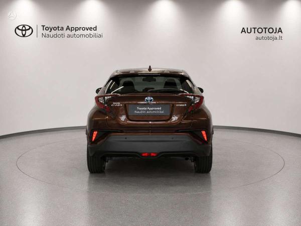 Brūns Toyota C-HR 2018 Kauņa, ar dzinēja tilpumu 1.80 L un nobraukumu 116 tūkst. km par 19500 €, foto 4 vietnē AUTOMOTO.COM.LV