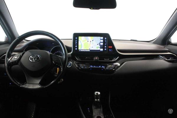 Brūns Toyota C-HR 2018 Kauņa, ar dzinēja tilpumu 1.80 L un nobraukumu 116 tūkst. km par 19500 €, foto 9 vietnē AUTOMOTO.COM.LV