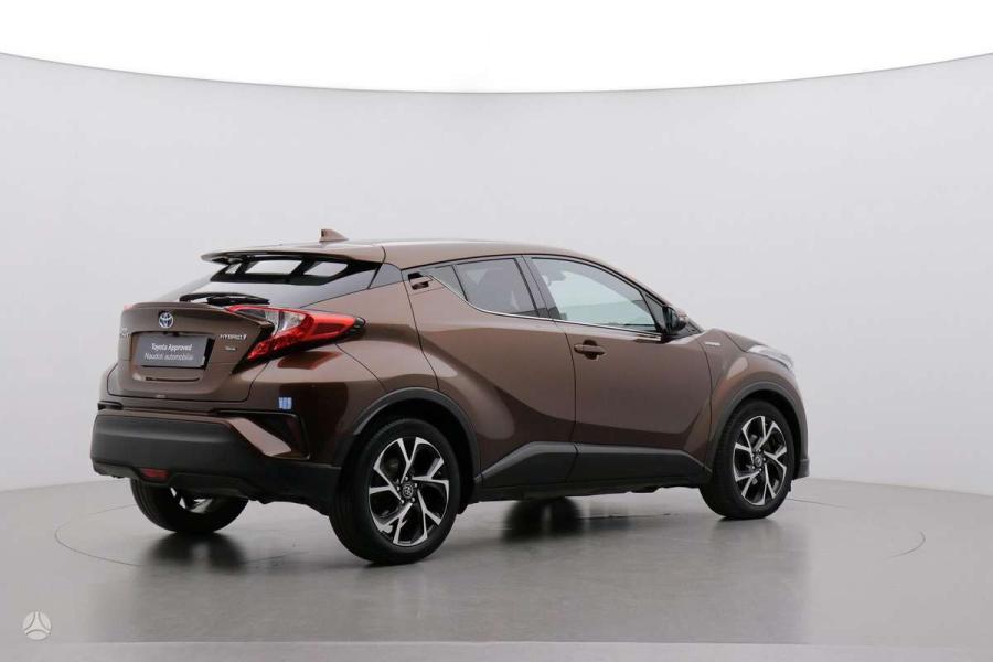 Brūns Toyota C-HR 2018 Viļņa, ar dzinēja tilpumu 1.80 L un nobraukumu 116 tūkst. km par 19990 €, foto 4 vietnē AUTOMOTO.COM.LV