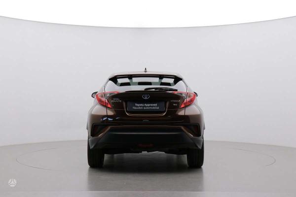 Brown Toyota C-HR 2018 in Vilnius, with an engine capacity of 1.80 L and mileage of 116 thousand km for 19990 €, photo 6 on AUTOMOTO.COM.LV