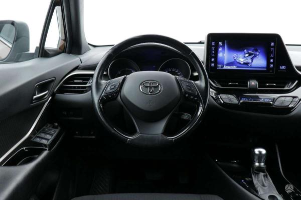 Brown Toyota C-HR 2018 in Vilnius, with an engine capacity of 1.80 L and mileage of 116 thousand km for 19990 €, photo 9 on AUTOMOTO.COM.LV