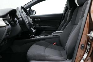 Brūns Toyota C-HR 2018 Viļņa, ar dzinēja tilpumu 1.80 L un nobraukumu 116 tūkst. km par 19990 €, foto 13 vietnē AUTOMOTO.COM.LV