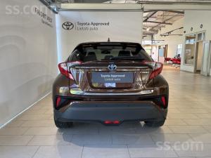 Brūns Toyota C-HR 2019 Ventspils, ar dzinēja tilpumu 1.80 L un nobraukumu 69 tūkst. km par 18990 €, foto 22 vietnē AUTOMOTO.COM.LV