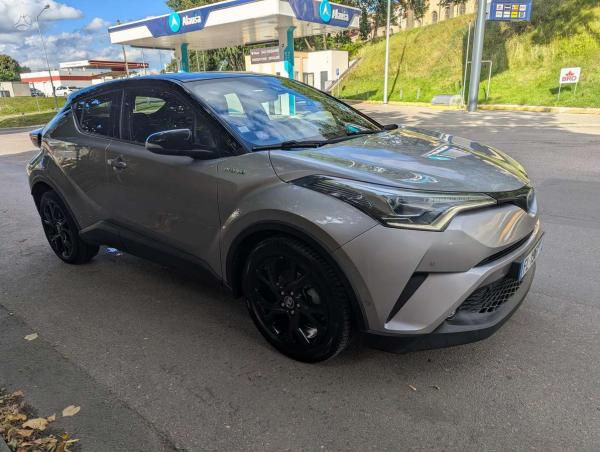 Brown Toyota C-HR 2019 in Vilnius, with an engine capacity of 1.80 L and mileage of 172 thousand km for 16800 €, photo 1 on AUTOMOTO.COM.LV