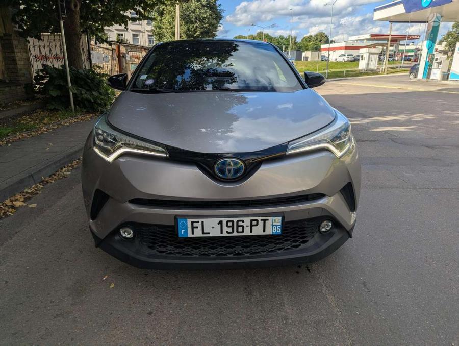 Brūns Toyota C-HR 2019 Viļņa, ar dzinēja tilpumu 1.80 L un nobraukumu 172 tūkst. km par 16800 €, foto 4 vietnē AUTOMOTO.COM.LV