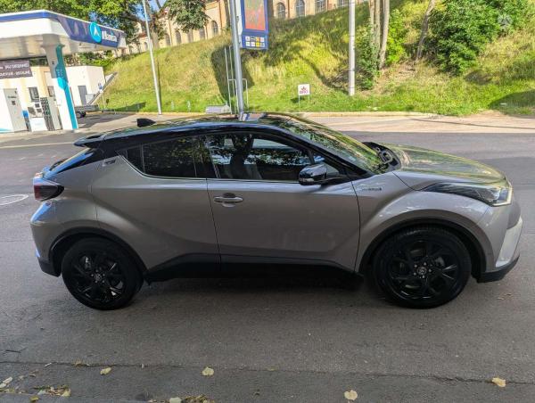 Brown Toyota C-HR 2019 in Vilnius, with an engine capacity of 1.80 L and mileage of 172 thousand km for 16800 €, photo 5 on AUTOMOTO.COM.LV