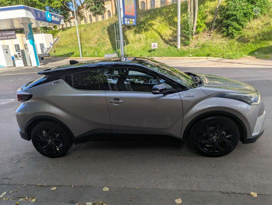 Brūns Toyota C-HR 2019 Viļņa, ar dzinēja tilpumu 1.80 L un nobraukumu 172 tūkst. km par 16800 €, foto 6 vietnē AUTOMOTO.COM.LV