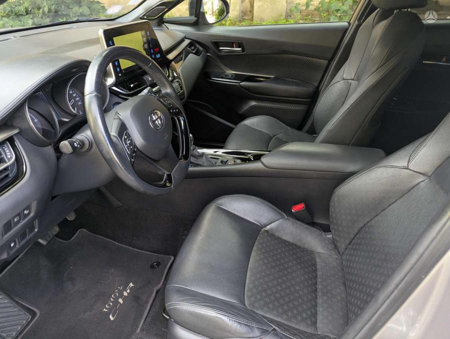 Brūns Toyota C-HR 2019 Viļņa, ar dzinēja tilpumu 1.80 L un nobraukumu 172 tūkst. km par 16800 €, foto 11 vietnē AUTOMOTO.COM.LV