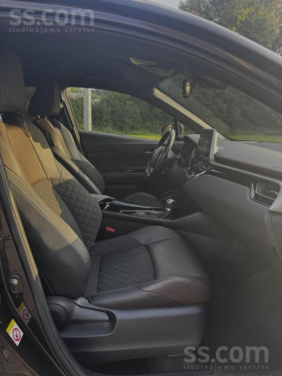 Brūns Toyota C-HR 2019 Rīga, ar dzinēja tilpumu 1.80 L un nobraukumu 133 tūkst. km par 17700 €, foto 12 vietnē AUTOMOTO.COM.LV