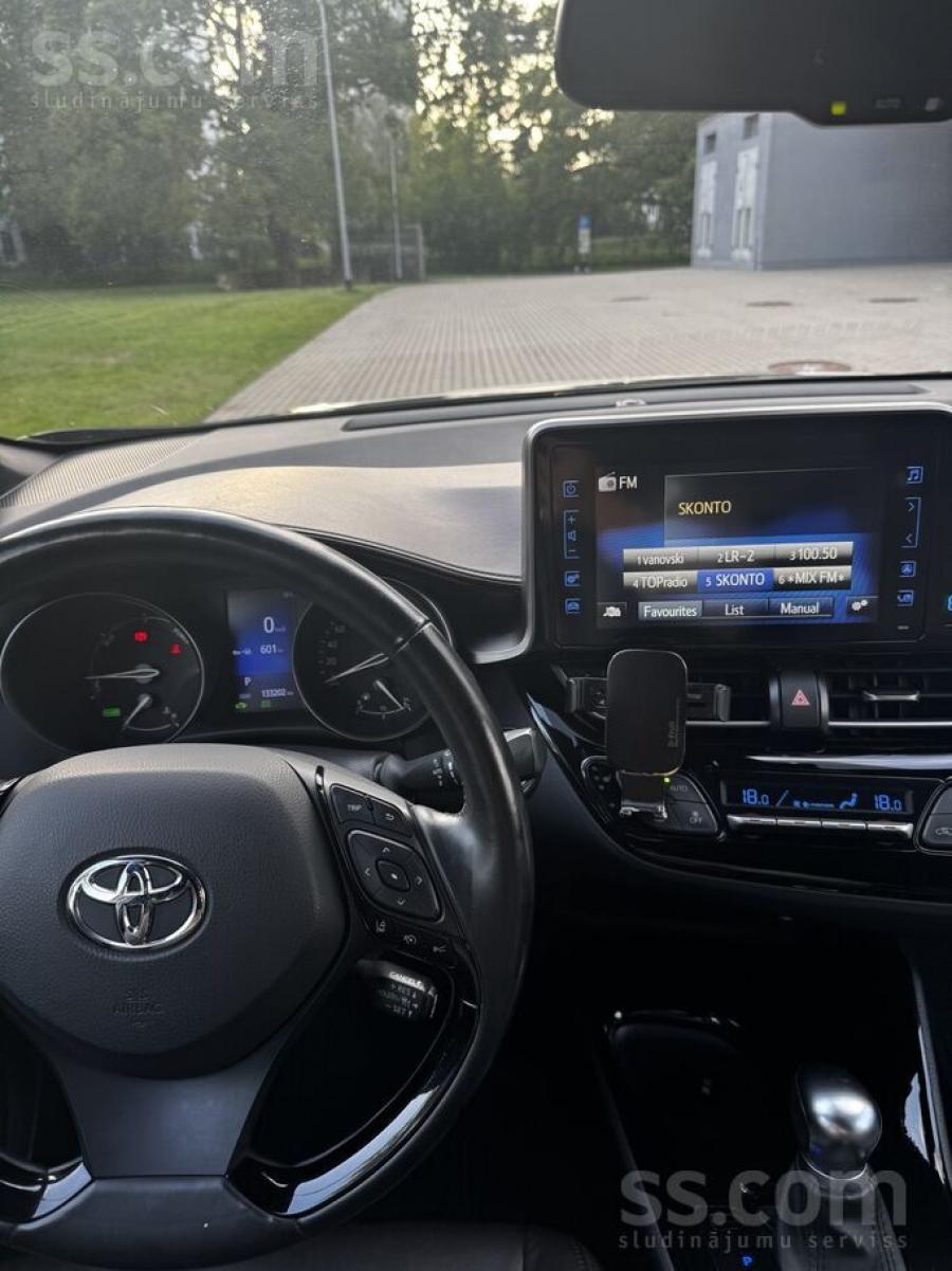 Brūns Toyota C-HR 2019 Rīga, ar dzinēja tilpumu 1.80 L un nobraukumu 133 tūkst. km par 17700 €, foto 14 vietnē AUTOMOTO.COM.LV