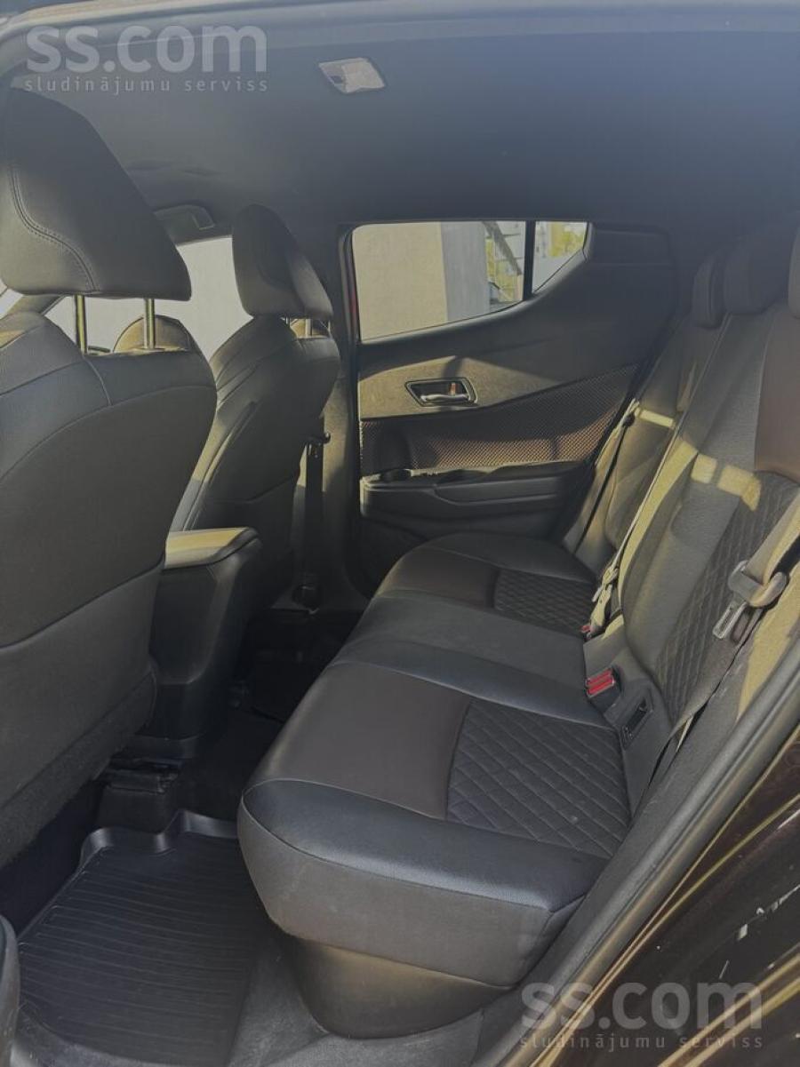 Brūns Toyota C-HR 2019 Rīga, ar dzinēja tilpumu 1.80 L un nobraukumu 133 tūkst. km par 17700 €, foto 15 vietnē AUTOMOTO.COM.LV