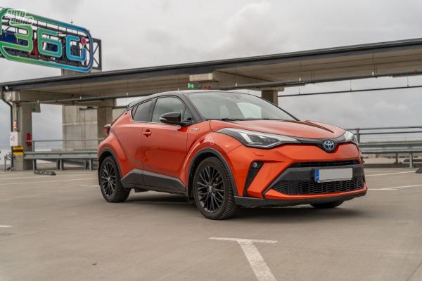 Коричневый Тойота C-HR 2020 в Вильнюс, объемом двигателя 2.00 л и пробегом 168 тыс. км за 18990 €, фото 1 на AUTOMOTO.COM.LV