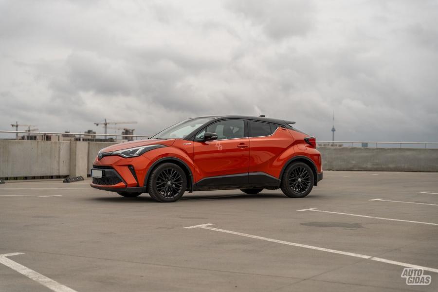 Brūns Toyota C-HR 2020 Viļņa, ar dzinēja tilpumu 2.00 L un nobraukumu 168 tūkst. km par 18990 €, foto 6 vietnē AUTOMOTO.COM.LV