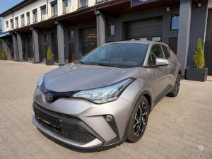 Brown Toyota C-HR 2021 in Vilnius, with an engine capacity of 1.80 L and mileage of 78 thousand km for 9890 €, photo  on AUTOMOTO.COM.LV